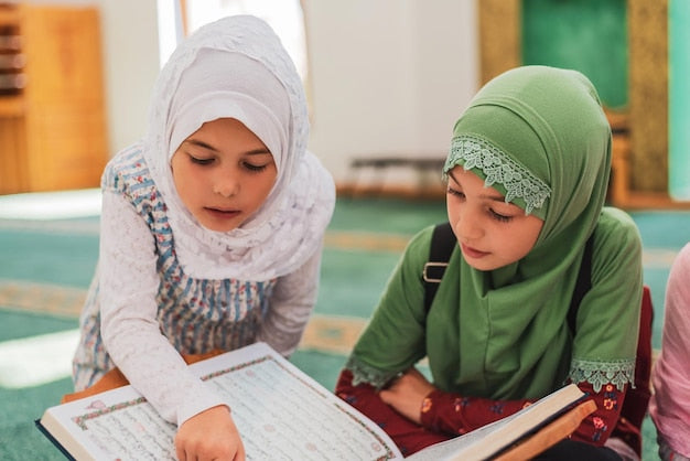 7 Best Tips On How To Teach Kids About Islam In 2023 – DEENIN